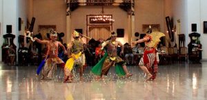 71+ Tari Tradisional di Indonesia dari Berbagai Daerah, Provinsi & Gambar