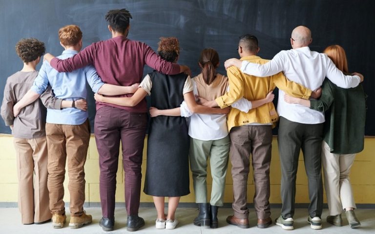 Pengertian Komunitas : Jenis-Jenis, Manfaat dan Contohnya