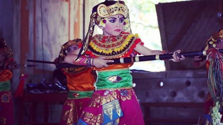 12 Jenis Tarian Khas Bali : Nama, Gambar dan Penjelasannya