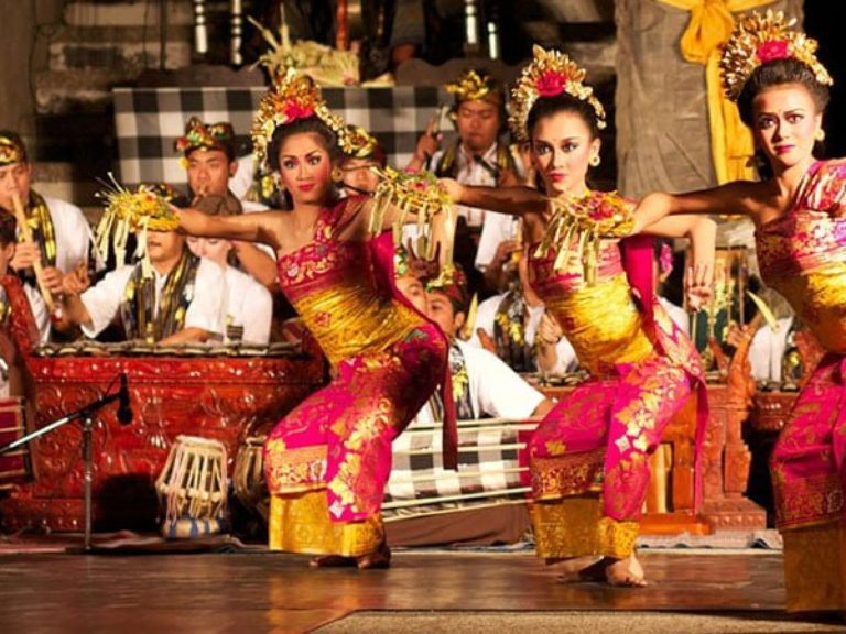 Tari Bali: Sejarah, Jenis, Fungsi dan Macam-Macamnya